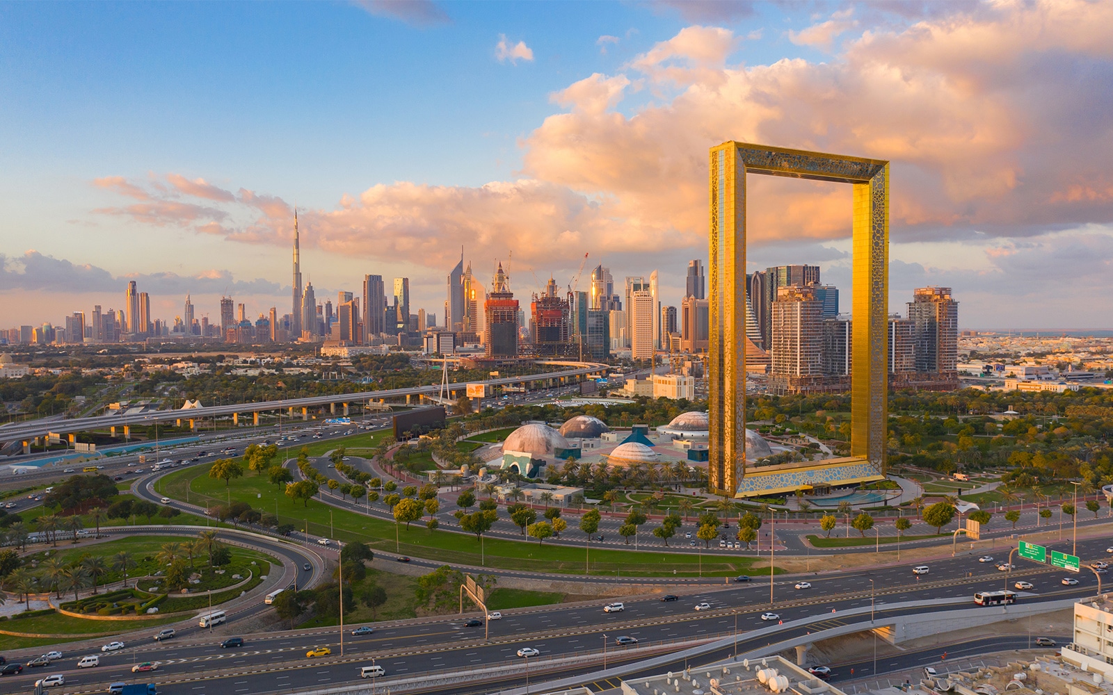 Dubai Frame - VooTours Tourism